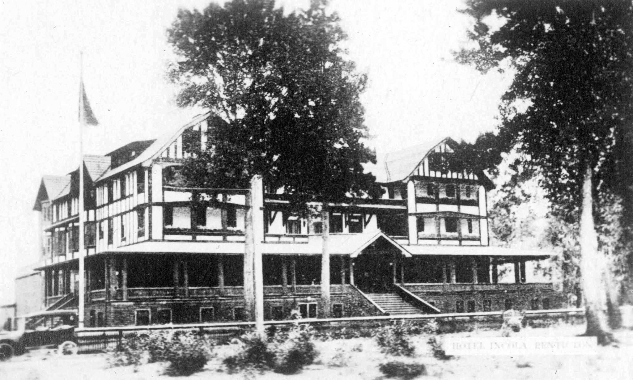 Old Photos of Grand Railway Hotels from Western Canada